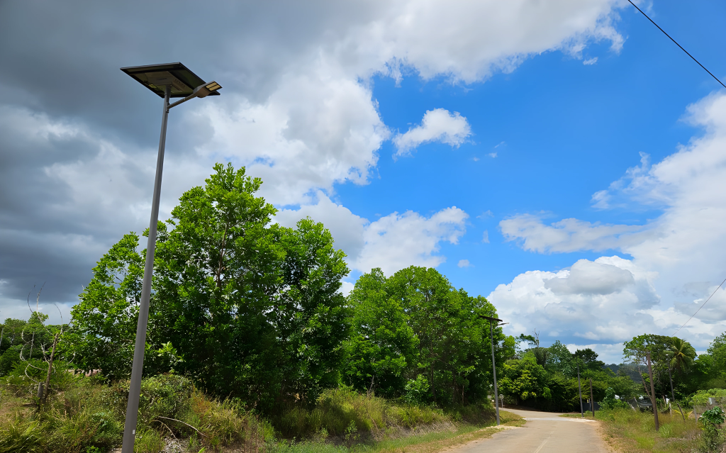 L’éclairage de la commune d’Apatou (écarts Nord, secteur Sud du bourg ...
